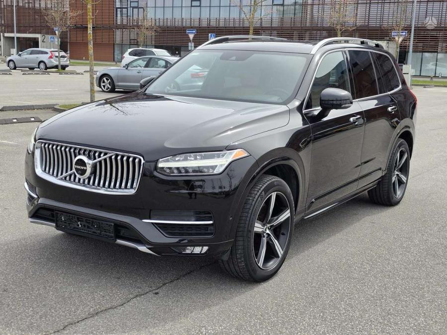 Black Volvo XC90 2018 in Klaipeda, with an engine capacity of 1.97 L and mileage of 134 thousand km for 23100 €, photo 4 on AUTOMOTO.COM.LV