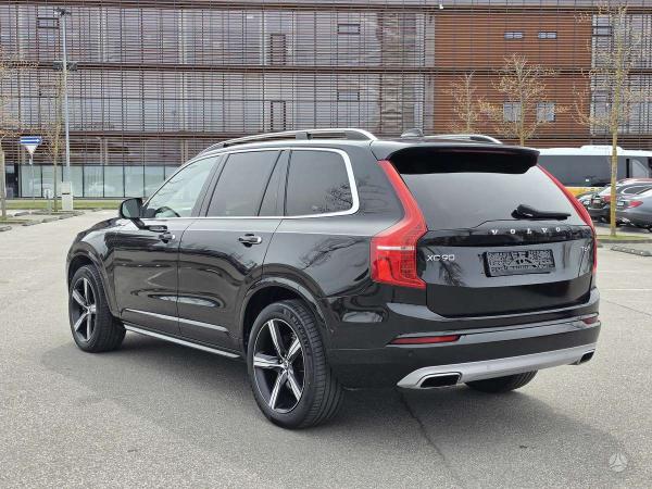 Volvo XC90 2018 in Klaipeda on AUTOMOTO.COM.LV Black Volvo XC90 2018 in Klaipeda, with an engine capacity of 1.97 L and mileage of 134 thousand km for 23100 €, photo 9 on AUTOMOTO.COM.LV