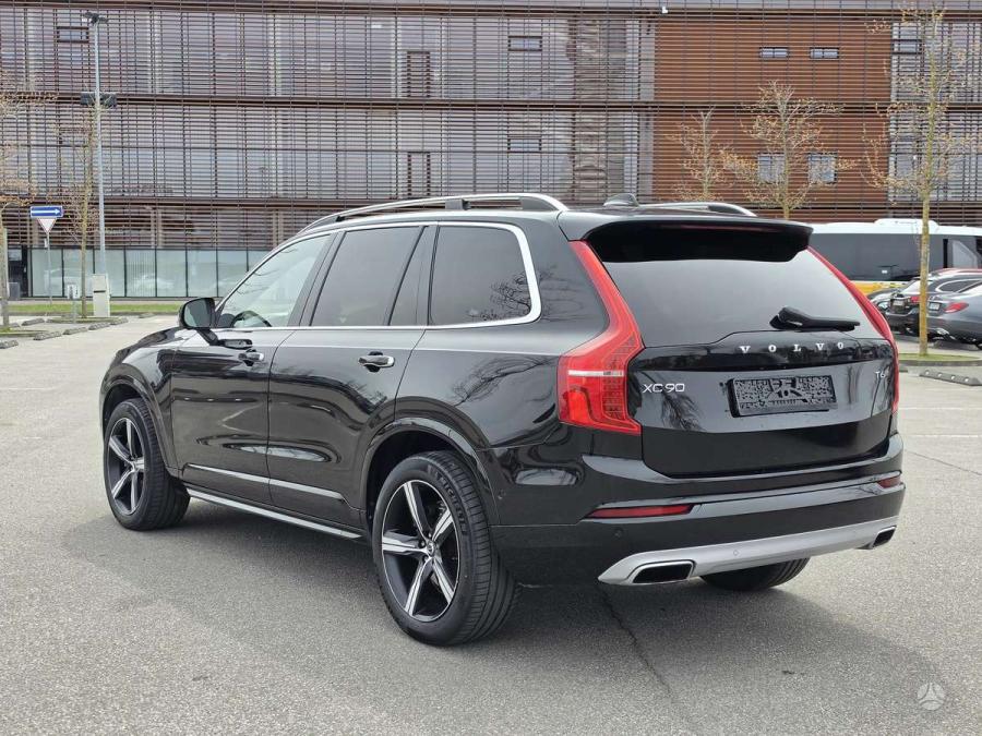 Black Volvo XC90 2018 in Klaipeda, with an engine capacity of 1.97 L and mileage of 134 thousand km for 23100 €, photo 9 on AUTOMOTO.COM.LV