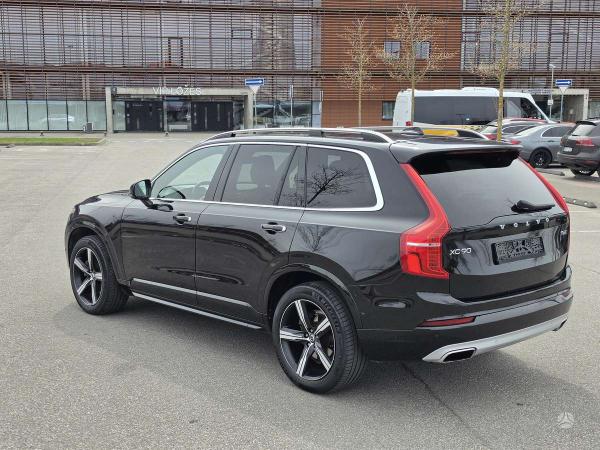 Volvo XC90 2018 in Klaipeda on AUTOMOTO.COM.LV Black Volvo XC90 2018 in Klaipeda, with an engine capacity of 1.97 L and mileage of 134 thousand km for 23100 €, photo 11 on AUTOMOTO.COM.LV