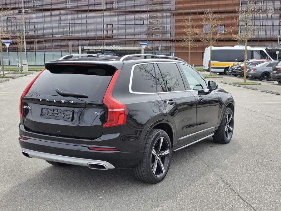 Black Volvo XC90 2018 in Klaipeda, with an engine capacity of 1.97 L and mileage of 134 thousand km for 23100 €, photo 13 on AUTOMOTO.COM.LV