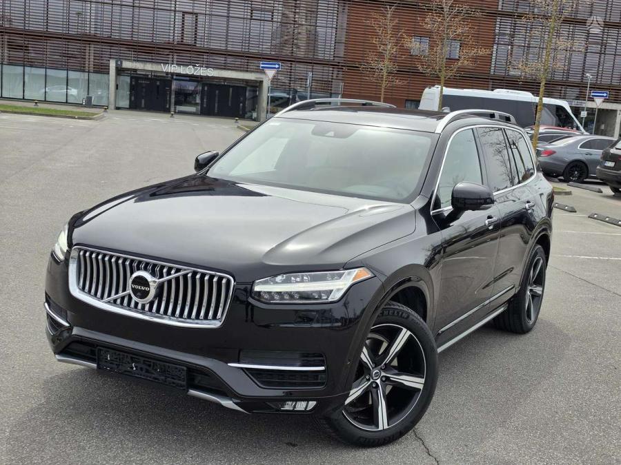 Black Volvo XC90 2018 in Klaipeda, with an engine capacity of 1.97 L and mileage of 134 thousand km for 23100 €, photo 17 on AUTOMOTO.COM.LV