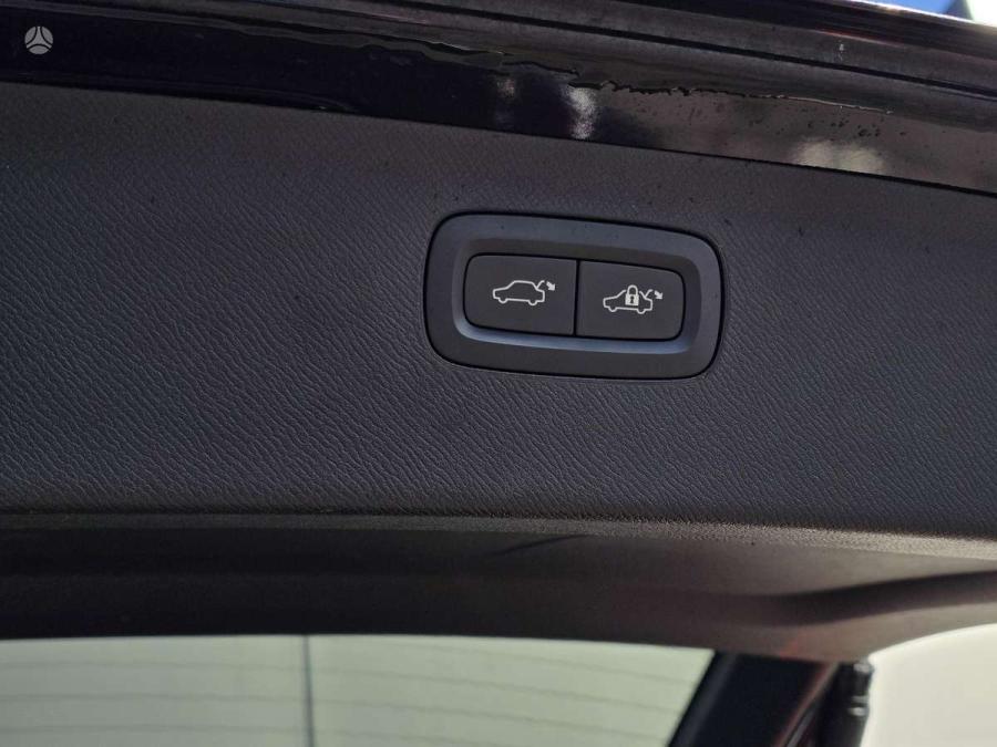 Black Volvo XC90 2018 in Klaipeda, with an engine capacity of 1.97 L and mileage of 134 thousand km for 23100 €, photo 22 on AUTOMOTO.COM.LV