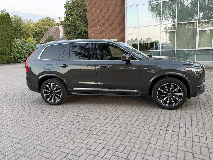Black Volvo XC90 2018 in Sakiai, with an engine capacity of 1.97 L and mileage of 177 thousand km for 23000 €, photo 8 on AUTOMOTO.COM.LV