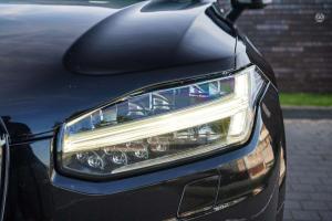 Black Volvo XC90 2018 in Marijampole, with an engine capacity of 1.97 L and mileage of 265 thousand km for 30850 €, photo 6 on AUTOMOTO.COM.LV