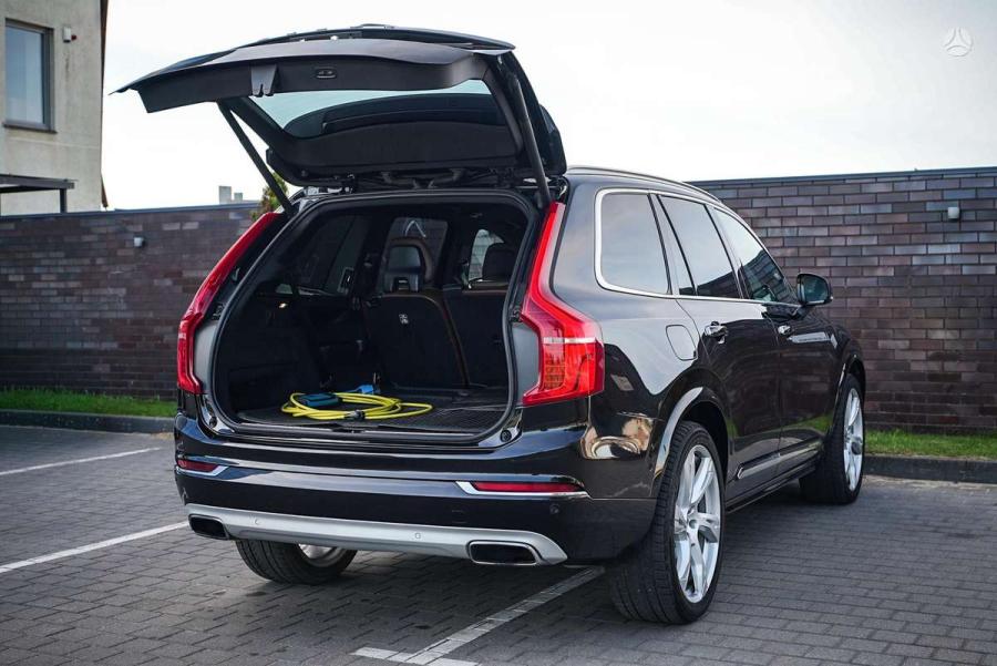 Black Volvo XC90 2018 in Marijampole, with an engine capacity of 1.97 L and mileage of 265 thousand km for 30850 €, photo 11 on AUTOMOTO.COM.LV