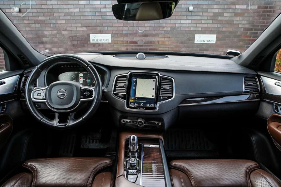 Black Volvo XC90 2018 in Marijampole, with an engine capacity of 1.97 L and mileage of 265 thousand km for 30850 €, photo 16 on AUTOMOTO.COM.LV