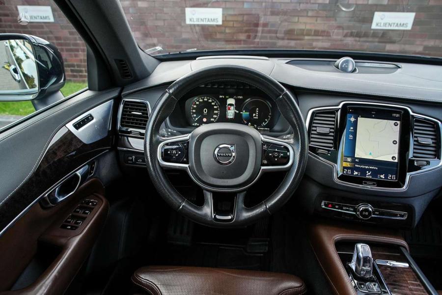 Black Volvo XC90 2018 in Marijampole, with an engine capacity of 1.97 L and mileage of 265 thousand km for 30850 €, photo 17 on AUTOMOTO.COM.LV