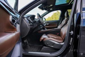 Black Volvo XC90 2018 in Marijampole, with an engine capacity of 1.97 L and mileage of 265 thousand km for 30850 €, photo 29 on AUTOMOTO.COM.LV