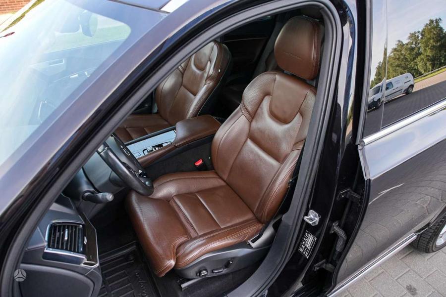 Black Volvo XC90 2018 in Marijampole, with an engine capacity of 1.97 L and mileage of 265 thousand km for 30850 €, photo 30 on AUTOMOTO.COM.LV