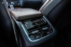 Black Volvo XC90 2018 in Marijampole, with an engine capacity of 1.97 L and mileage of 265 thousand km for 30850 €, photo 38 on AUTOMOTO.COM.LV