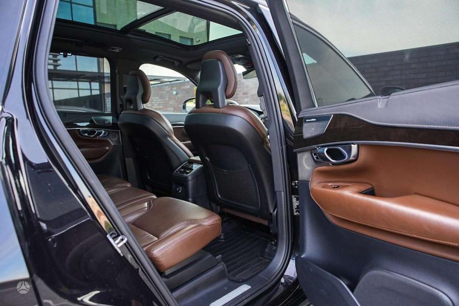 Black Volvo XC90 2018 in Marijampole, with an engine capacity of 1.97 L and mileage of 265 thousand km for 30850 €, photo 40 on AUTOMOTO.COM.LV