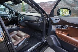 Black Volvo XC90 2018 in Marijampole, with an engine capacity of 1.97 L and mileage of 265 thousand km for 30850 €, photo 42 on AUTOMOTO.COM.LV