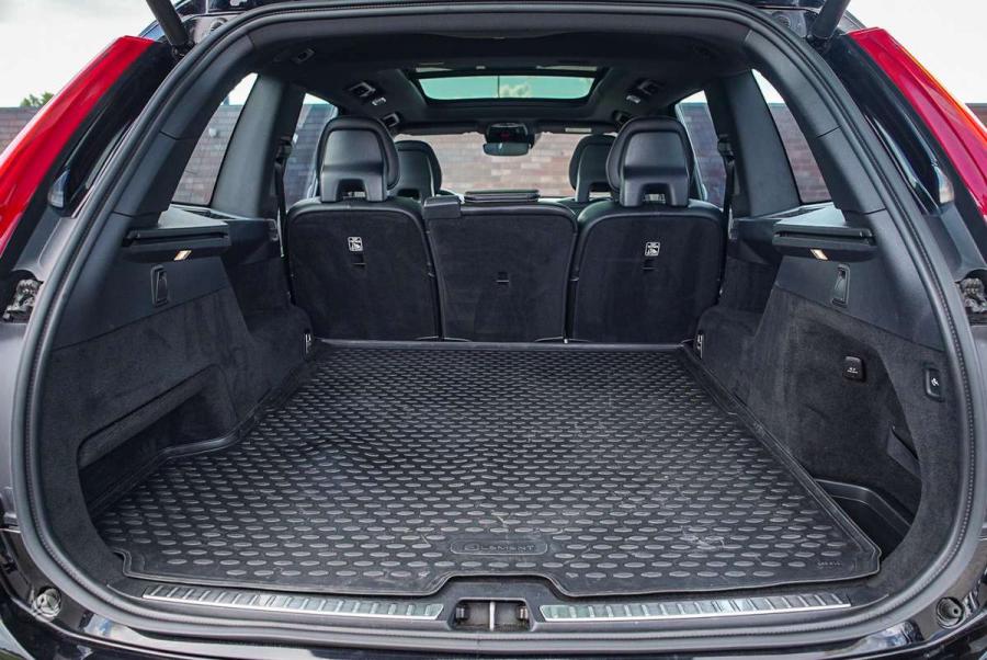 Melns Volvo XC90 2018 Marijampole, ar dzinēja tilpumu 1.97 L un nobraukumu 221 tūkst. km par 24950 €, foto 12 vietnē AUTOMOTO.COM.LV