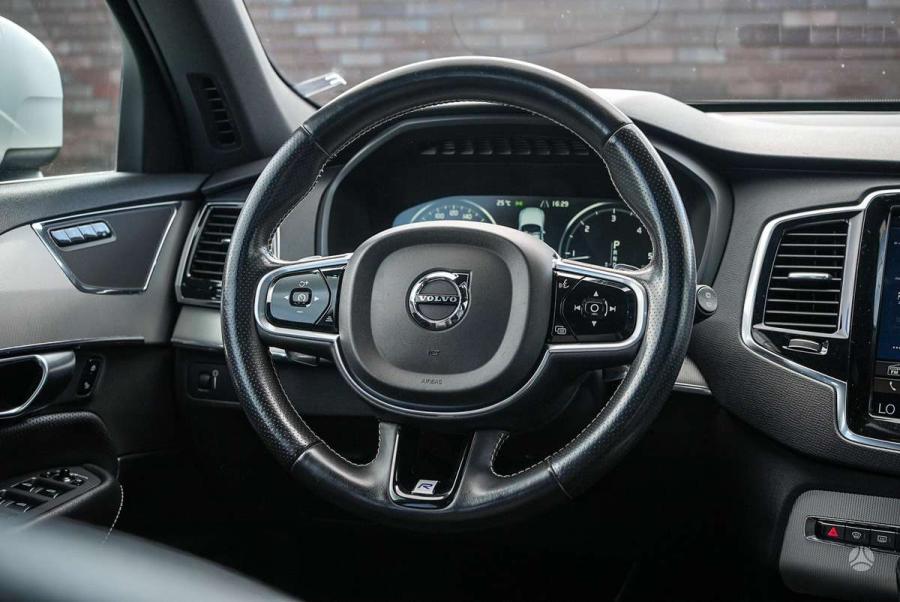 Melns Volvo XC90 2018 Marijampole, ar dzinēja tilpumu 1.97 L un nobraukumu 221 tūkst. km par 24950 €, foto 17 vietnē AUTOMOTO.COM.LV