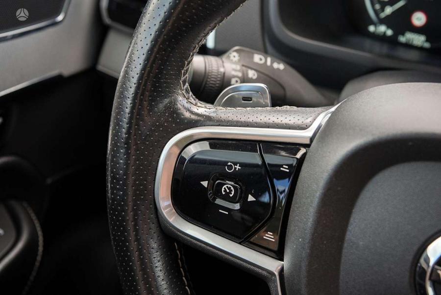 Melns Volvo XC90 2018 Marijampole, ar dzinēja tilpumu 1.97 L un nobraukumu 221 tūkst. km par 24950 €, foto 23 vietnē AUTOMOTO.COM.LV