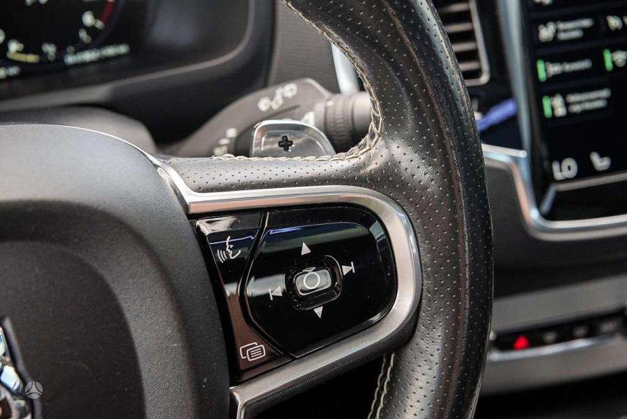 Melns Volvo XC90 2018 Marijampole, ar dzinēja tilpumu 1.97 L un nobraukumu 221 tūkst. km par 24950 €, foto 24 vietnē AUTOMOTO.COM.LV