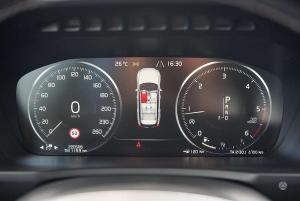 Melns Volvo XC90 2018 Marijampole, ar dzinēja tilpumu 1.97 L un nobraukumu 221 tūkst. km par 24950 €, foto 25 vietnē AUTOMOTO.COM.LV