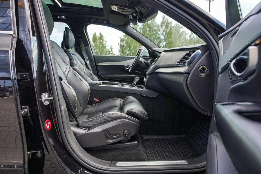 Melns Volvo XC90 2018 Marijampole, ar dzinēja tilpumu 1.97 L un nobraukumu 221 tūkst. km par 24950 €, foto 40 vietnē AUTOMOTO.COM.LV
