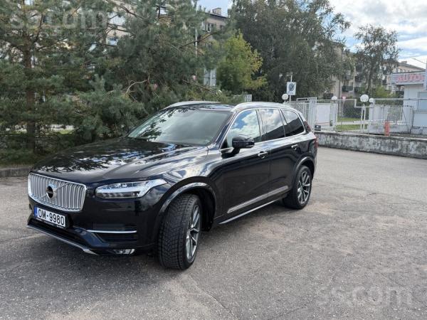Black Volvo XC90 2018 in Daugavpils, with an engine capacity of 2.00 L and mileage of 204 thousand km for 25900 €, photo 1 on AUTOMOTO.COM.LV