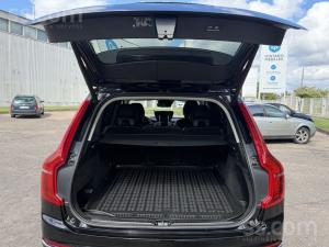 Black Volvo XC90 2018 in Daugavpils, with an engine capacity of 2.00 L and mileage of 204 thousand km for 25900 €, photo 5 on AUTOMOTO.COM.LV
