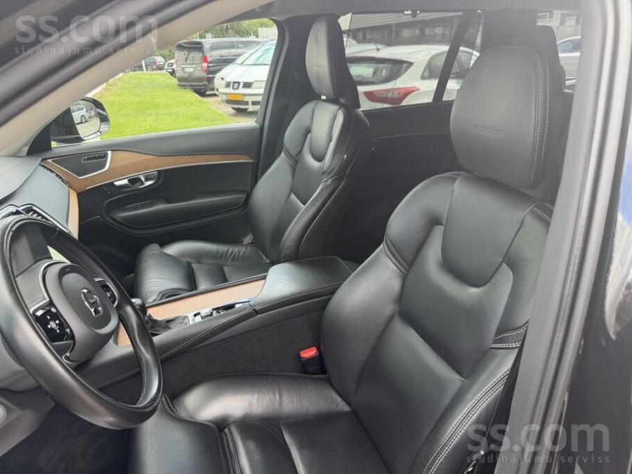 Black Volvo XC90 2018 in Daugavpils, with an engine capacity of 2.00 L and mileage of 204 thousand km for 25900 €, photo 6 on AUTOMOTO.COM.LV