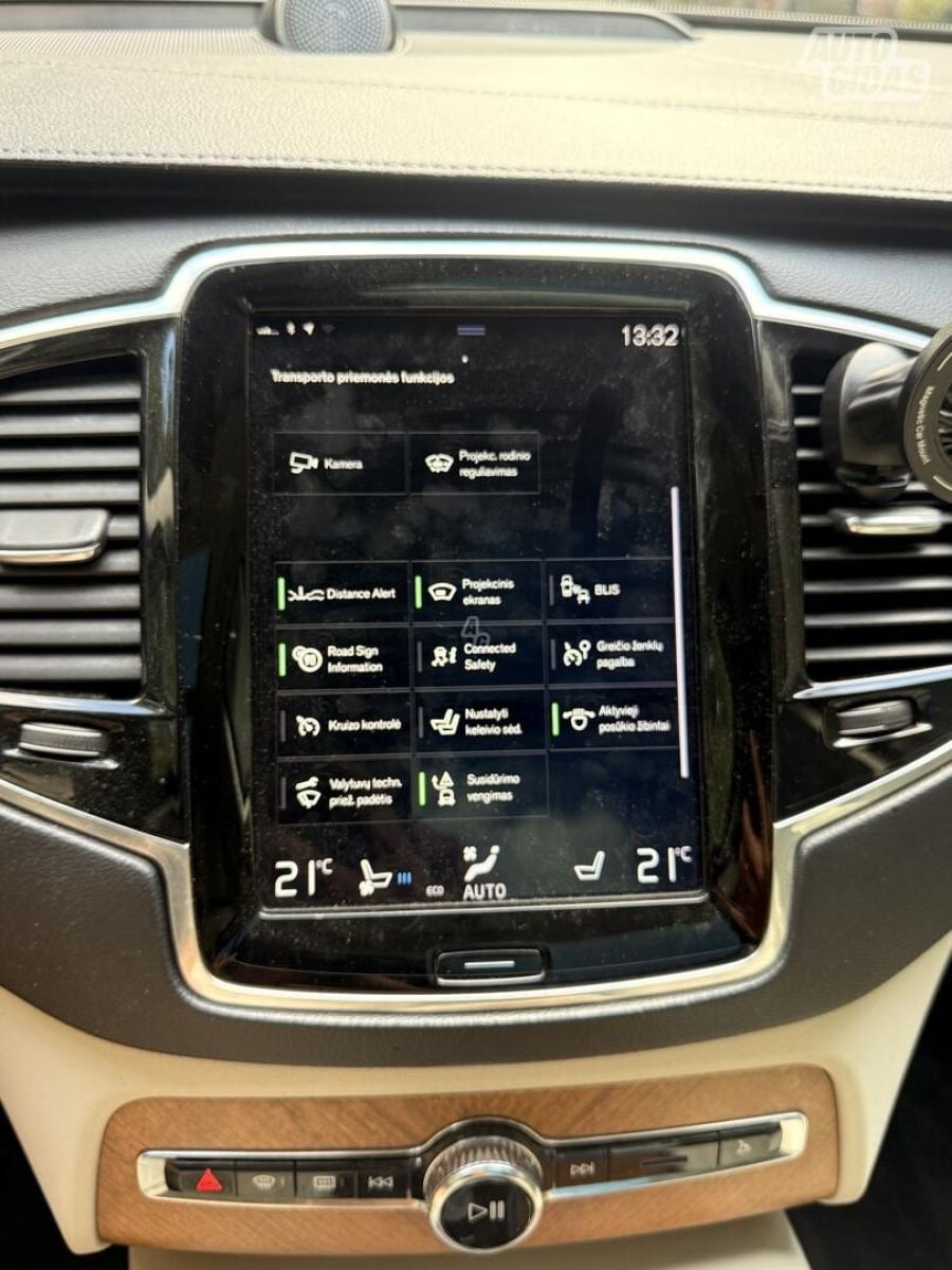 Melns Volvo XC90 2018 Panevēža, ar dzinēja tilpumu 2.00 L un nobraukumu 293 tūkst. km par 25500 €, foto 18 vietnē AUTOMOTO.COM.LV