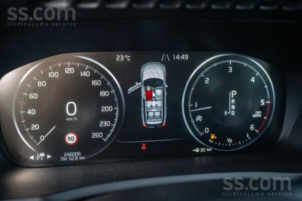 Black Volvo XC90 2018 in Riga, with an engine capacity of 2.00 L and mileage of 246 thousand km for 21200 €, photo 9 on AUTOMOTO.COM.LV