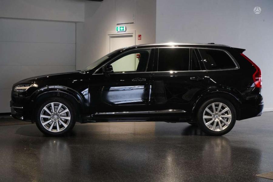 Melns Volvo XC90 2019 Viļņa, ar dzinēja tilpumu 1.97 L un nobraukumu 92 tūkst. km par 34450 €, foto 2 vietnē AUTOMOTO.COM.LV