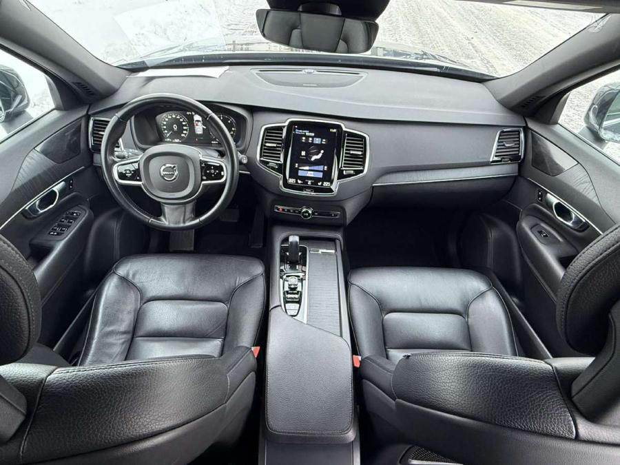 Black Volvo XC90 2019 in Panevezys, with an engine capacity of 1.97 L and mileage of 192 thousand km for 26500 €, photo 25 on AUTOMOTO.COM.LV