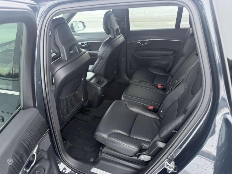 Black Volvo XC90 2019 in Panevezys, with an engine capacity of 1.97 L and mileage of 192 thousand km for 26500 €, photo 29 on AUTOMOTO.COM.LV