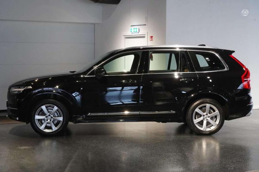 Black Volvo XC90 2019 in Vilnius, with an engine capacity of 1.97 L and mileage of 126 thousand km for 33900 €, photo 2 on AUTOMOTO.COM.LV