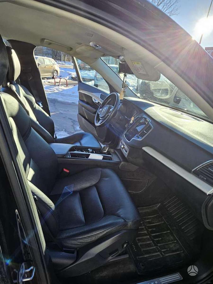 Black Volvo XC90 2019 in Vilnius, with an engine capacity of 1.97 L and mileage of 138 thousand km for 32000 €, photo 11 on AUTOMOTO.COM.LV