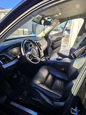 Black Volvo XC90 2019 in Vilnius, with an engine capacity of 1.97 L and mileage of 138 thousand km for 32000 €, photo 12 on AUTOMOTO.COM.LV