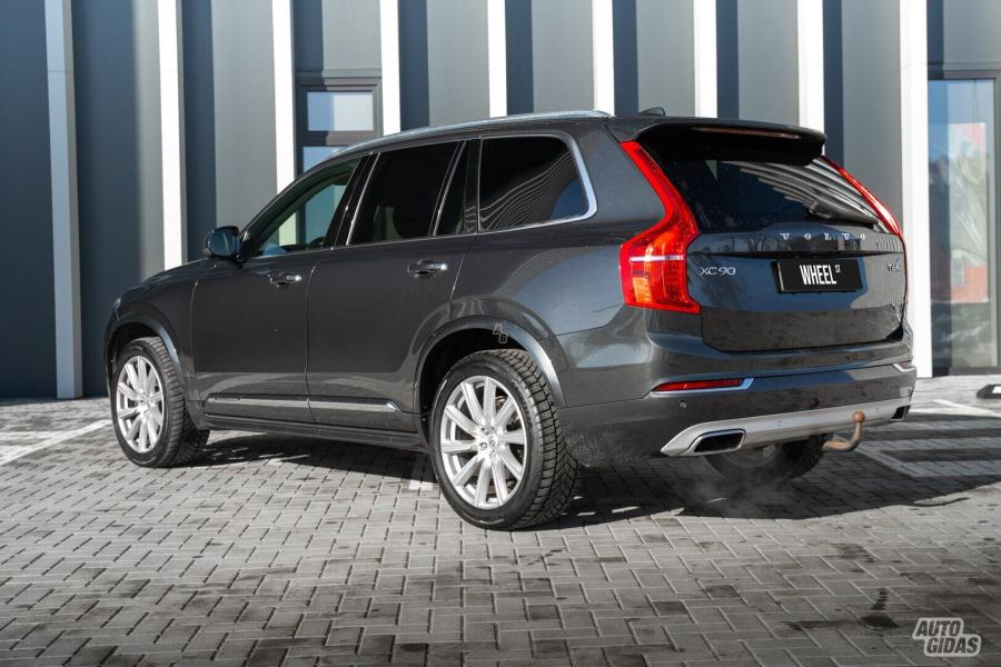 Black Volvo XC90 2019 in Vilnius, with an engine capacity of 2.00 L and mileage of 112 thousand km for 32000 €, photo 3 on AUTOMOTO.COM.LV