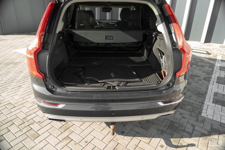 Black Volvo XC90 2019 in Vilnius, with an engine capacity of 2.00 L and mileage of 112 thousand km for 32000 €, photo 11 on AUTOMOTO.COM.LV