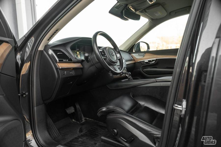 Black Volvo XC90 2019 in Vilnius, with an engine capacity of 2.00 L and mileage of 112 thousand km for 32000 €, photo 15 on AUTOMOTO.COM.LV