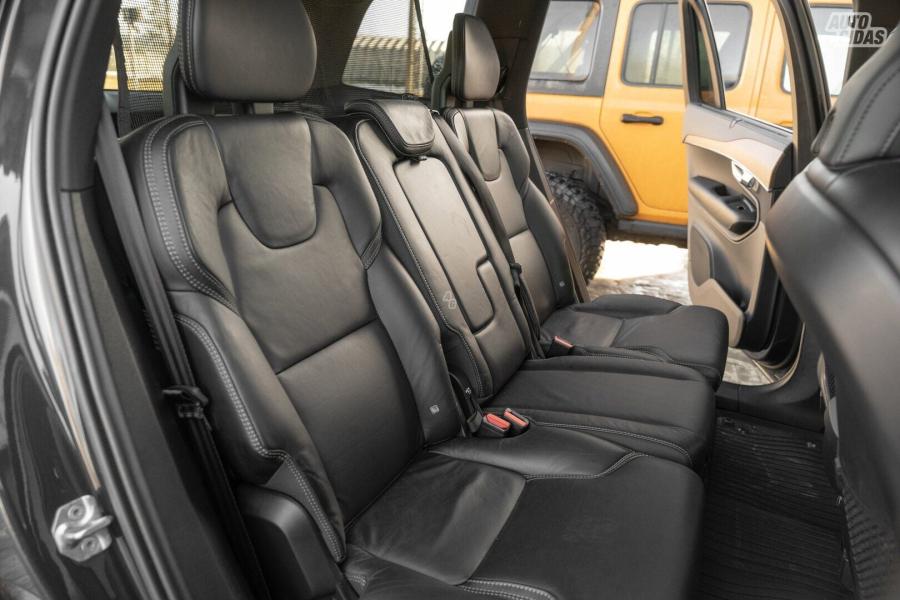 Black Volvo XC90 2019 in Vilnius, with an engine capacity of 2.00 L and mileage of 112 thousand km for 32000 €, photo 21 on AUTOMOTO.COM.LV
