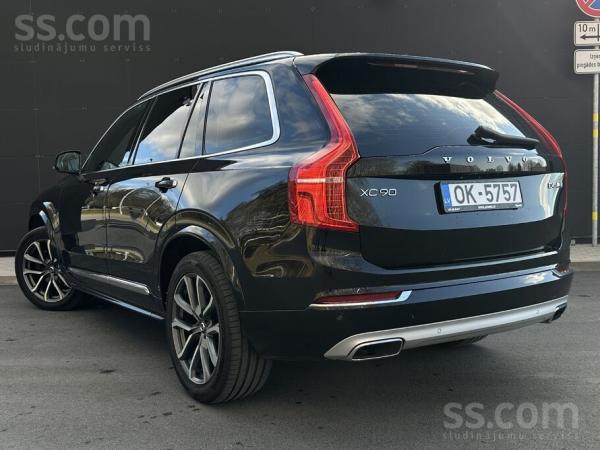 Black Volvo XC90 2019 in Jelgava, with an engine capacity of 2.00 L and mileage of 171 thousand km for 28595 €, photo 4 on AUTOMOTO.COM.LV