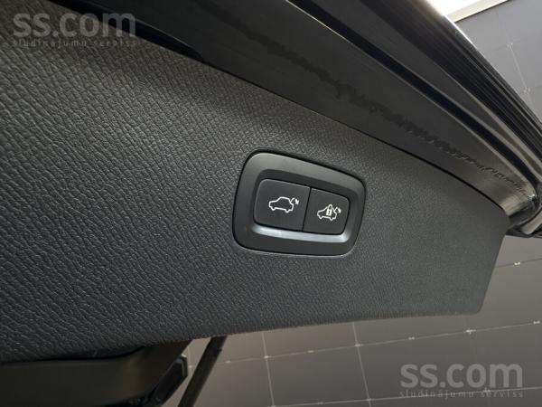 Black Volvo XC90 2019 in Jelgava, with an engine capacity of 2.00 L and mileage of 171 thousand km for 28595 €, photo 8 on AUTOMOTO.COM.LV