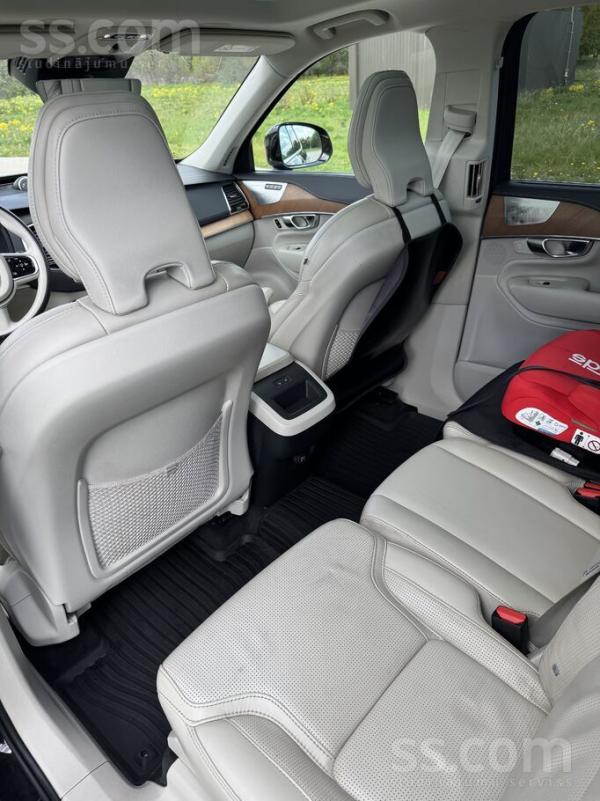 Black Volvo XC90 2019 in Riga, with an engine capacity of 2.00 L and mileage of 193 thousand km for 26490 €, photo 10 on AUTOMOTO.COM.LV