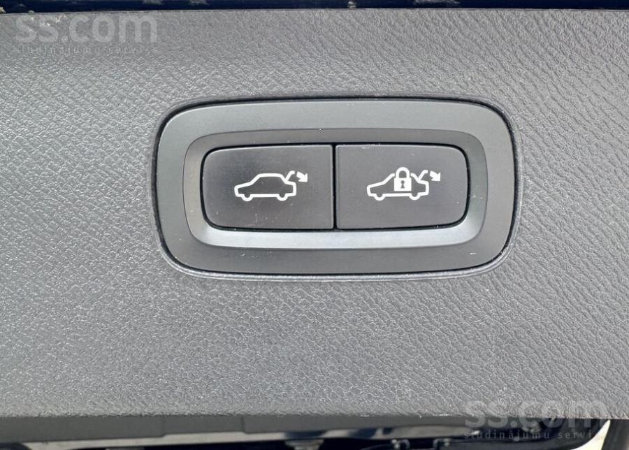 Melns Volvo XC90 2019 Rīga, ar dzinēja tilpumu 2.00 L un nobraukumu 193 tūkst. km par 26490 €, foto 13 vietnē AUTOMOTO.COM.LV