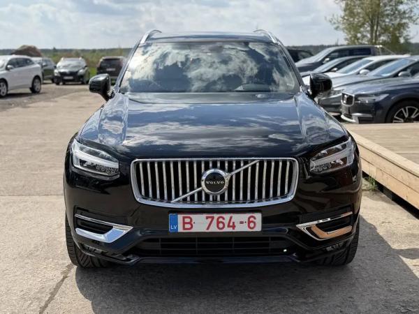Black Volvo XC90 2019 in Riga, with an engine capacity of 2.00 L and mileage of 117 thousand km for 28500 €, photo 2 on AUTOMOTO.COM.LV