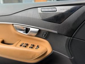 Melns Volvo XC90 2019 Rīga, ar dzinēja tilpumu 2.00 L un nobraukumu 117 tūkst. km par 28500 €, foto 12 vietnē AUTOMOTO.COM.LV