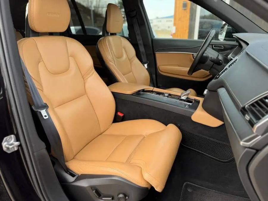Melns Volvo XC90 2019 Rīga, ar dzinēja tilpumu 2.00 L un nobraukumu 117 tūkst. km par 28500 €, foto 18 vietnē AUTOMOTO.COM.LV