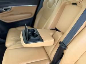 Melns Volvo XC90 2019 Rīga, ar dzinēja tilpumu 2.00 L un nobraukumu 117 tūkst. km par 28500 €, foto 21 vietnē AUTOMOTO.COM.LV