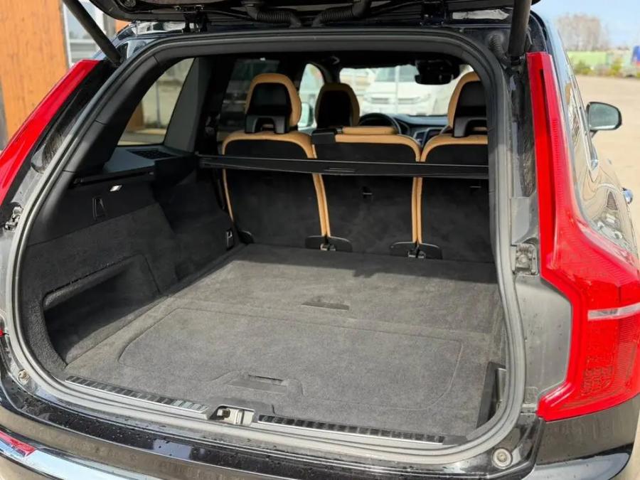 Melns Volvo XC90 2019 Rīga, ar dzinēja tilpumu 2.00 L un nobraukumu 117 tūkst. km par 28500 €, foto 23 vietnē AUTOMOTO.COM.LV