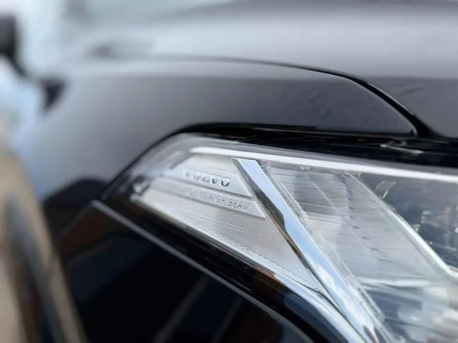 Melns Volvo XC90 2019 Rīga, ar dzinēja tilpumu 2.00 L un nobraukumu 117 tūkst. km par 28500 €, foto 30 vietnē AUTOMOTO.COM.LV