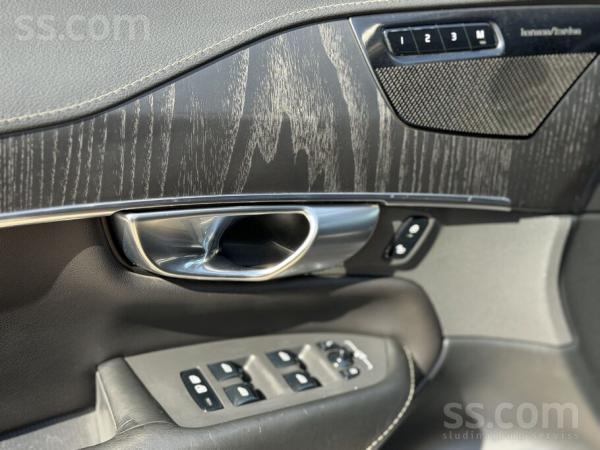 Melns Volvo XC90 2019 Rīga, ar dzinēja tilpumu 2.00 L un nobraukumu 268 tūkst. km par 24500 €, foto 5 vietnē AUTOMOTO.COM.LV