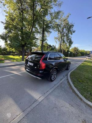 Black Volvo XC90 2019 in Kaunas, with an engine capacity of 1.97 L and mileage of 39 thousand km for 28600 €, photo 6 on AUTOMOTO.COM.LV
